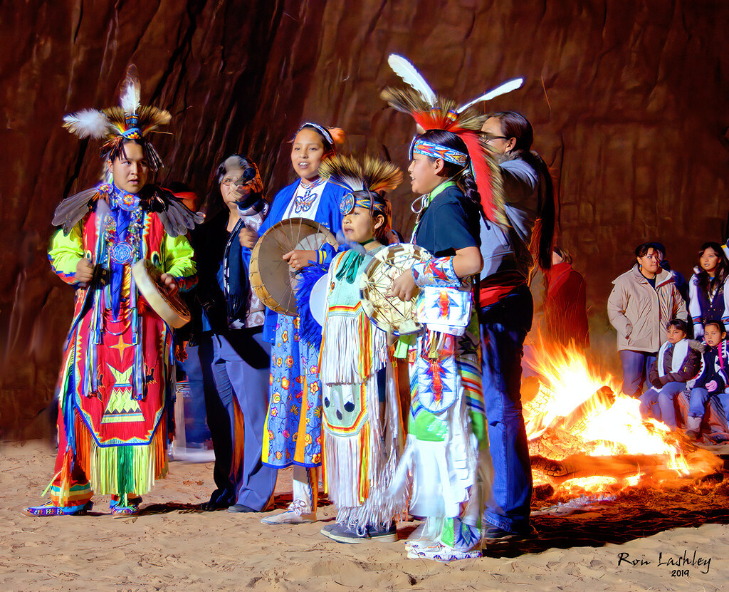 The family that sings together - People and Animals - Topaz Community