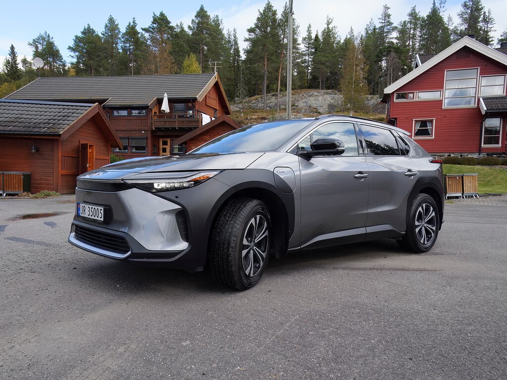 File > Plug-in Extras > Process with Topaz Photo AI. Produce distortion ...