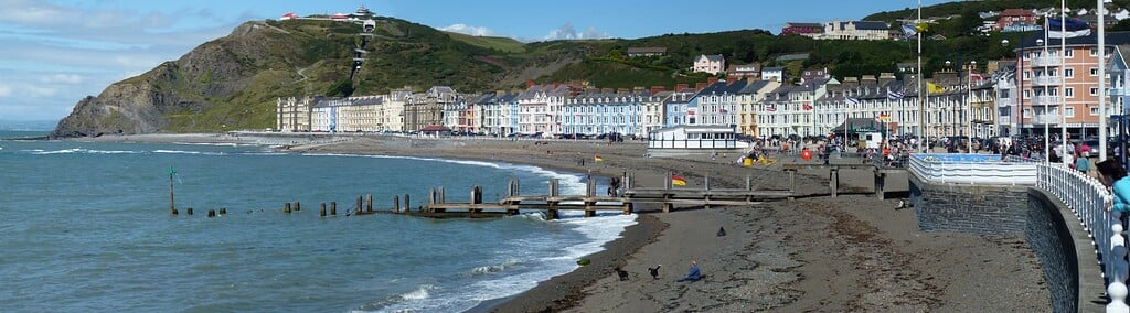 Aberystwyth Beach - Scenery and Architecture - Topaz Community